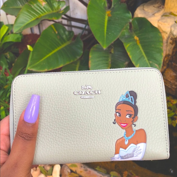 Coach | Bags | Coach X Disney Princess Tiana Medium Id Zip Wallet ...